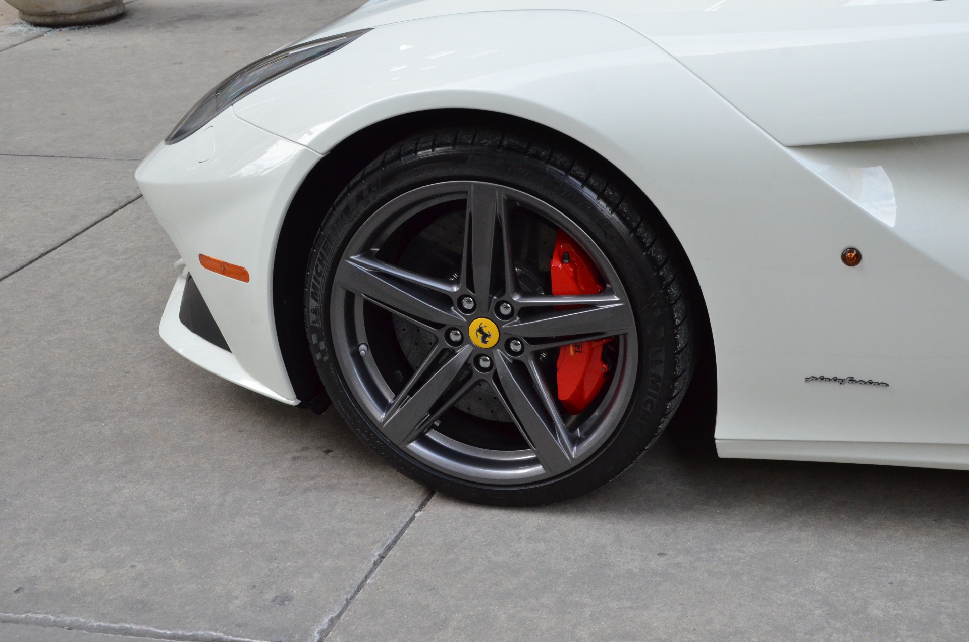 Ferrari F12 Berlinetta Black Rims