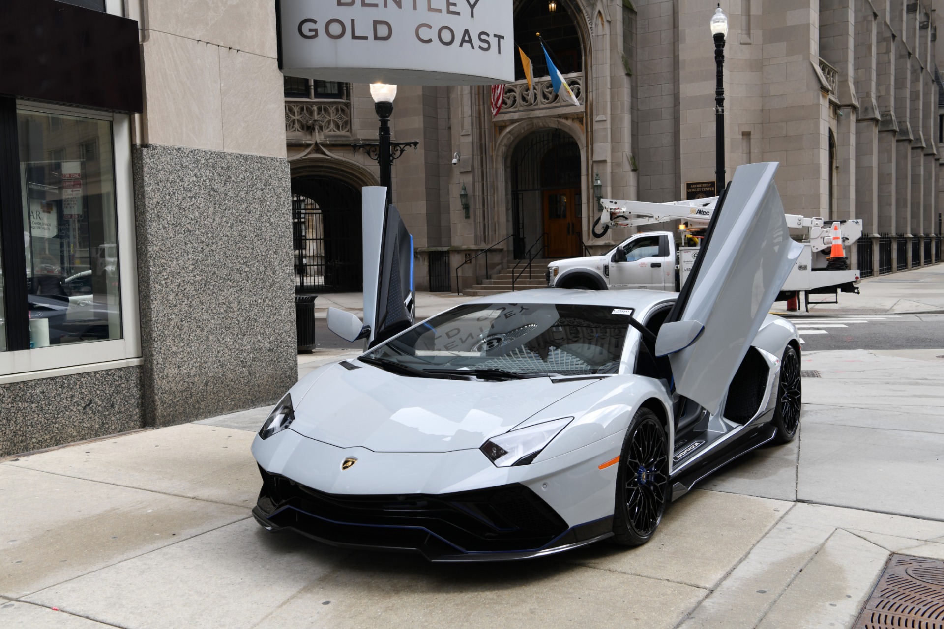 Lamborghini Aventador Limo Black